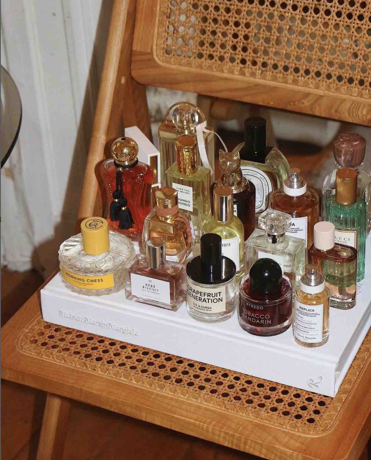 18 Beautiful Perfume Trays that Look Stunning On Your Dresser - ⌂ room ...